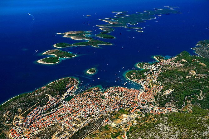 Red rocks & Hells' islands private getaway tour - Detailed Breakdown of the Itinerary