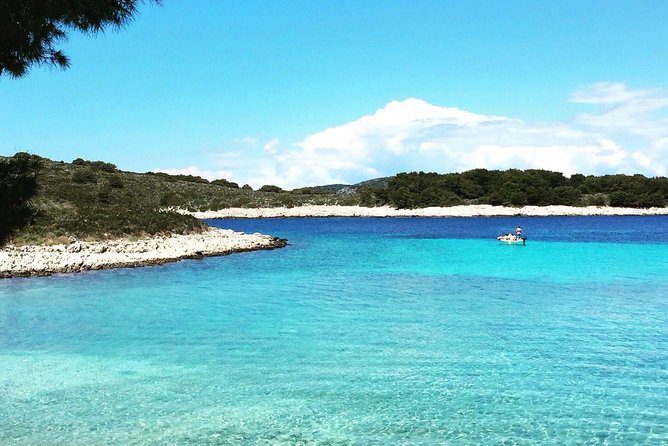 Red rocks & Hells' islands private getaway tour - Why This Tour Stands Out