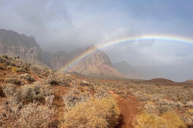 Redrock Hikes Come See Our South West Historic Beauty - Why Travelers Keep Coming Back