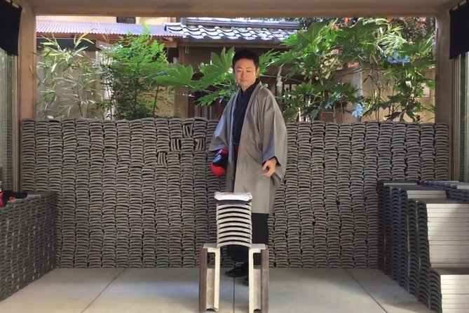 Refreshing in Asakusa! Tile-Breaking / Kawara Smash in Asakusa, Tokyo - The Tile-Breaking / Kawara Smash Activity