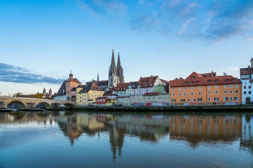Regensburg - Classic guided tour - Comparing Similar Experiences