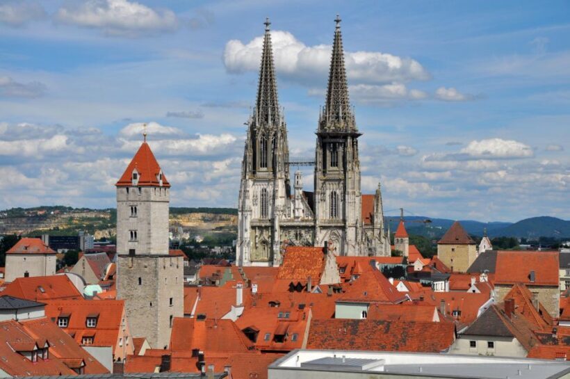 Regensburg: Express Walk with a Local in 60 minutes - Regensburg: Express Walk with a Local in 60 Minutes — A Concise Yet Authentic Introduction