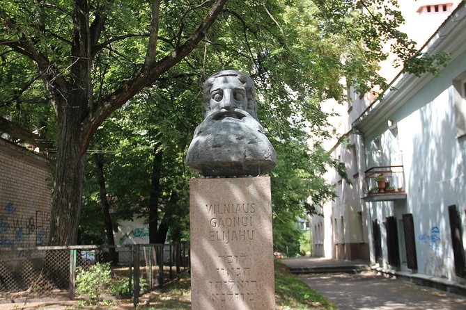 Regular Walking Tour of Jewish Vilnius - Local Guides and Their Expertise