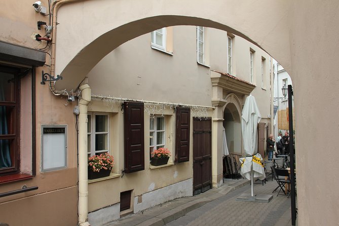 Regular Walking Tour of Jewish Vilnius - Accessibility and Inclusions
