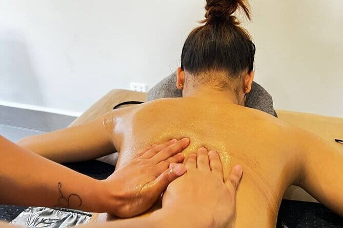 Rejuvenate the Body and Mind with Aromatherapy Oil Massage - Rejuvenate the Body and Mind with Aromatherapy Oil Massage