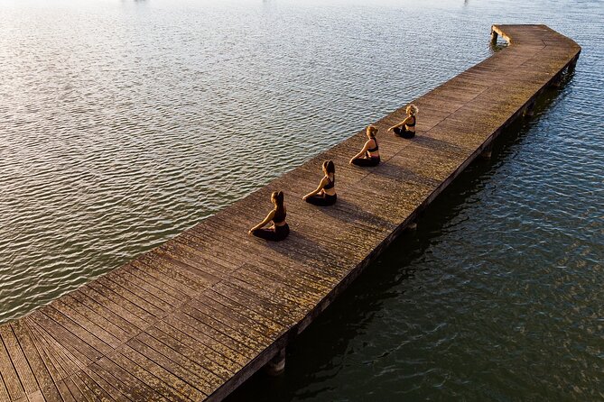 Relax and nature: Yoga lesson on the shore of the lake with picnic - Key Points