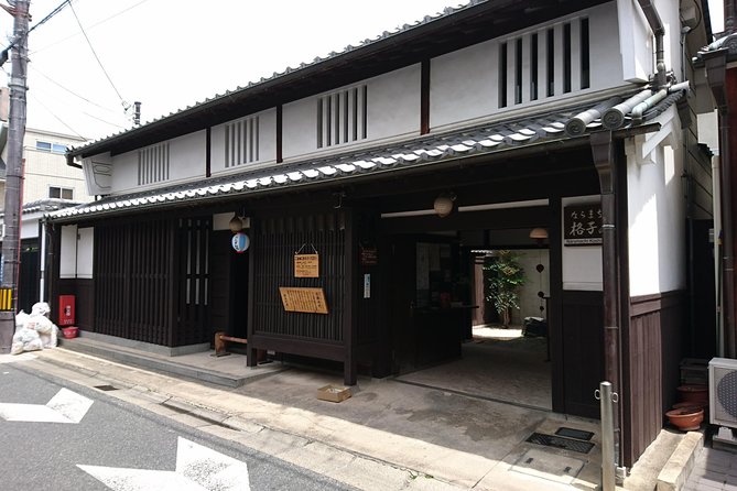 Relax in Nara: Deer Park, Todai-ji Temple and Merchants Town - Exploring Todai-ji Temple