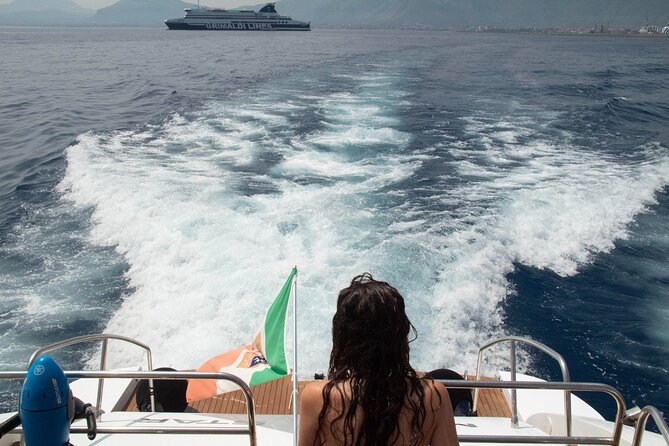 Relaxing Day on Board a Super Yacht for up to 35 People - Key Points