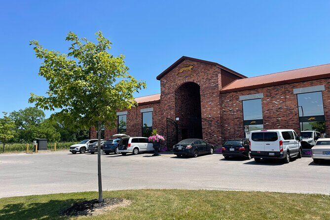 Relaxing three courses Lunch & Wine Tour through Niagara's Wine Country - Key Points