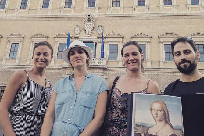 Renaissance Scarlet Ladies Tour: Caravaggios and Borgias Women - Tour Format and Inclusions: Small Group Experience and Snacks