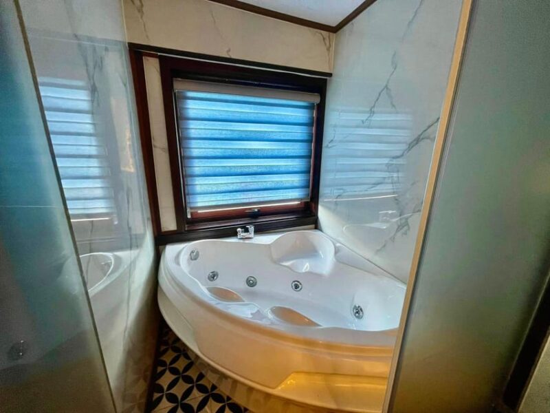 Renea Cruises - BEST Small Boat in Bai Tu Long & Halong Bay - Authentic Experiences and Guest Feedback