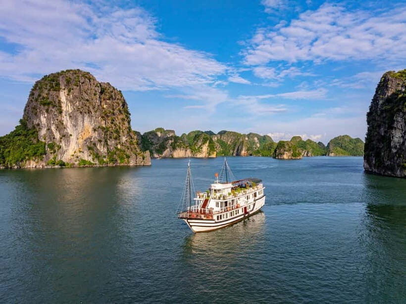 Renea Cruises - BEST Small Boat in Bai Tu Long & Halong Bay - Key Points