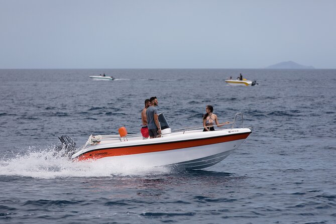 Rent a Boat Without a License in Santorini - Amenities Included With Your Rental