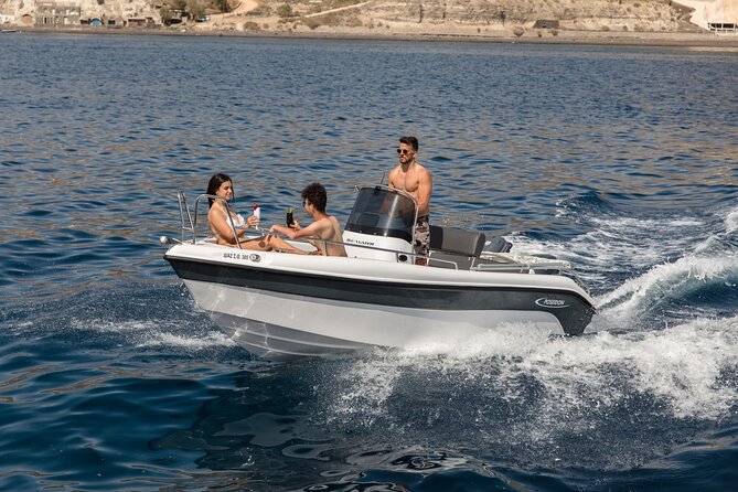 Rent a Boat Without a License in Santorini - Customizing Your Itinerary: Daytime vs. Sunset Rentals