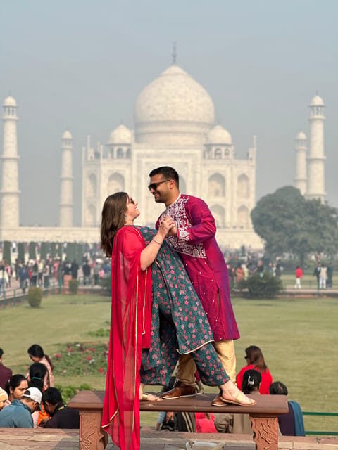 Rent a sari or kurta pajama for Taj Mahal visit & picture - The Sum Up