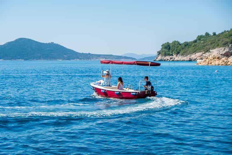 Rent a small boat without skipper - explore the islands - Key Points
