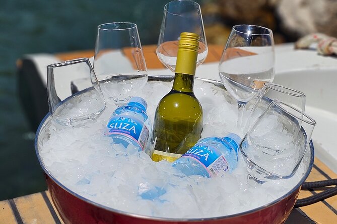 Rent a speedboat - up to 15 people(charged per hour) - Key Points