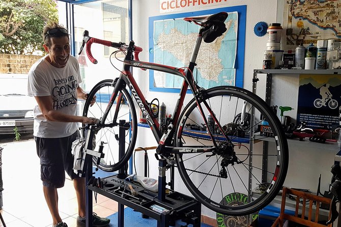 Rent Road Bike - Exploring Palermo by Bike