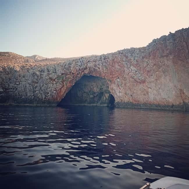 Rental boat,Kalyves,Chania - Key Points