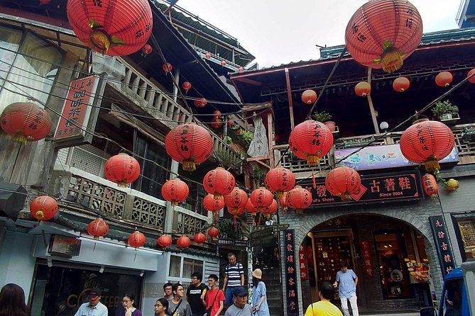 [Rental bus with English or Japanese guide] OK for small groups to 40 people Recommended for family and employee travel Taipei Free Sightseeing - What to Expect at Each Spot