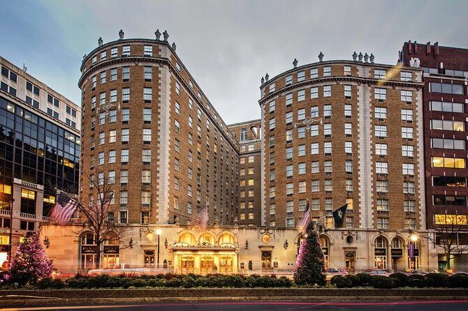 Residences of the Presidentses Walking Tour: Lafayette Square & Foggy Bottom - Lafayette Square: The Heart of Early Political Life