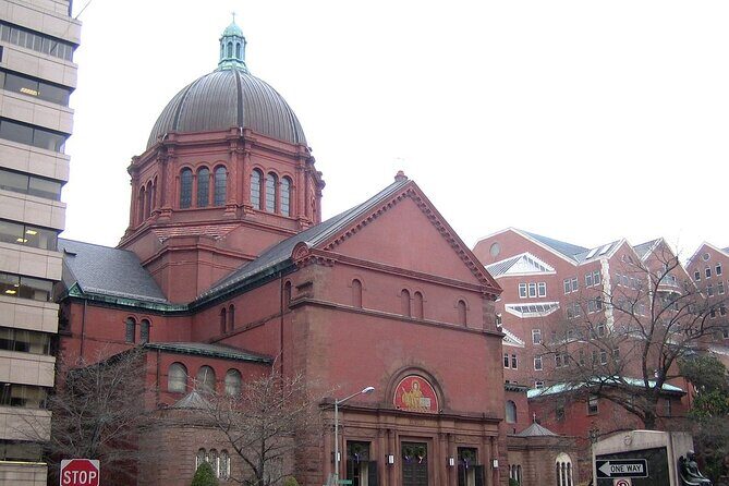Residences of the Presidentses Walking Tour: Lafayette Square & Foggy Bottom - Accessibility and Practicalities