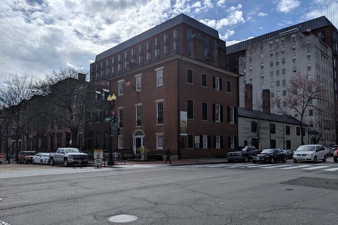 Residences of the Presidentses Walking Tour: Lafayette Square & Foggy Bottom - Authentic Stories That Stick