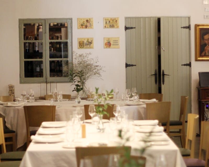 RESTAURANT IN THE CENTER OF JEREZ WITH THE BEST GASTRONOMY AND WINES - The Experience in Detail