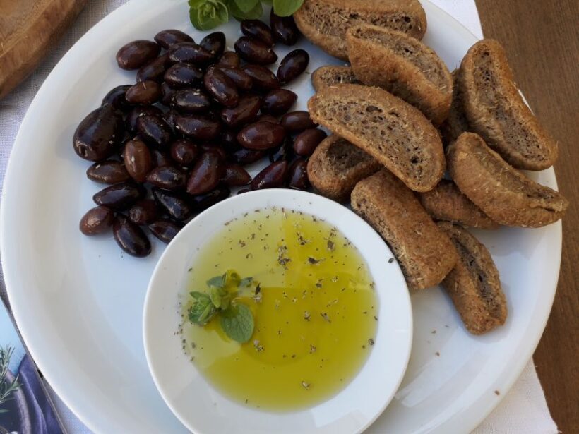 Rethymno: Olive Oil Tasting with Cretan Food Pairing - Exploring the Experience: A Closer Look at the Tour