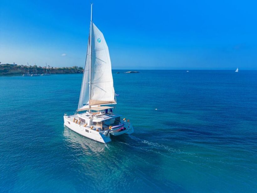 Rethymno: Sailing Catamaran Cruise with Meal & Drinks - Dining and Drinks: A Mediterranean Feast