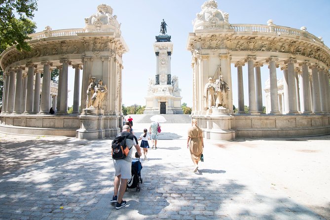 Retiro Park Walking Tour in Madrid - Accessibility and Tour Details