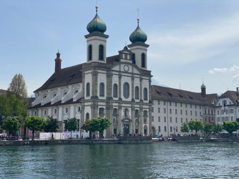 Revealing Lucerne: Self-Guided Reading City Tour - Encounter Historical Buildings