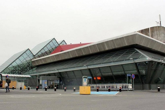 Reykjavik area to Keflavik Private Luxury Airport Transfer - Frequently Asked Questions