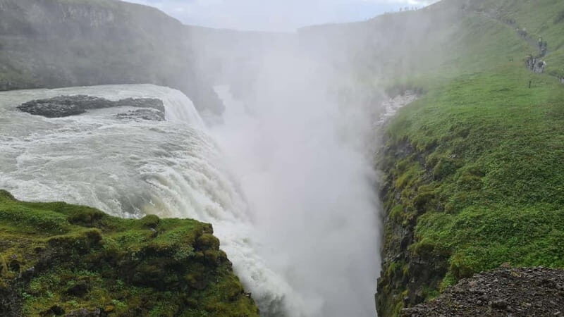 Reykjavík: Golden Circle, 2 Geysers & Geothermal Bakery Tour - Key Points