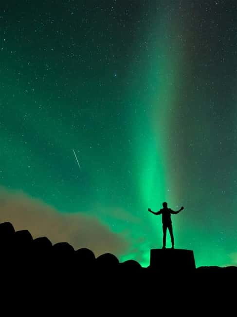 Reykjavik: Golden Circle & Northern Lights Tour - Key Points