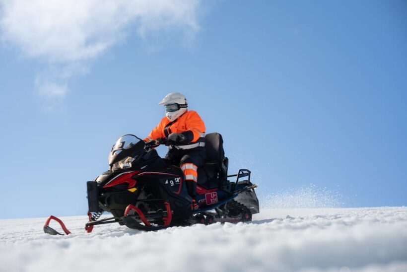 Reykjavik: Golden Circle Super Jeep Tour with Snowmobiling - Exploring the Golden Circle with a Twist