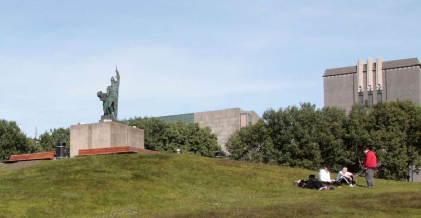 Reykjavik: Guided City Walking Tour - Discovering the Old City and Colorful Dwellings