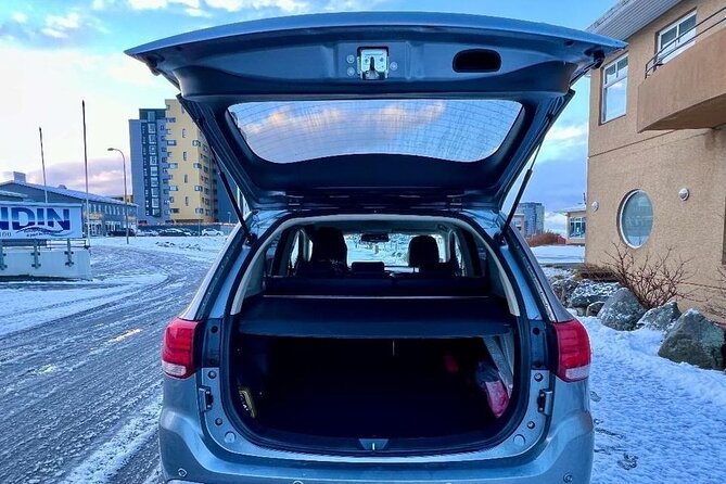 Reykjavik Iceland : Private transfer From / To KEF airport - Real Traveler Experiences