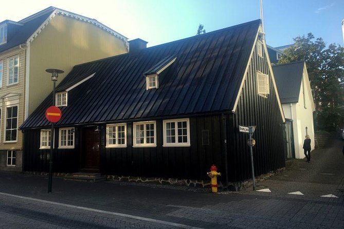 Reykjavik Main Sights and Hidden Spots: A Self-Guided Audio Walk - Navigating the Citys Unique Street Art