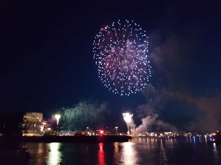 Reykjavík: New Year's Eve Northern Lights Yacht Cruise - Set the Scene: A Cruise into Reykjavik’s New Year’s Eve