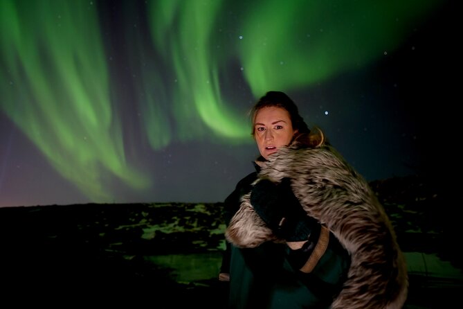 Reykjavik: Northern Lights Tour - Pro Aurora Photos - Small Group - Logistics and Accessibility
