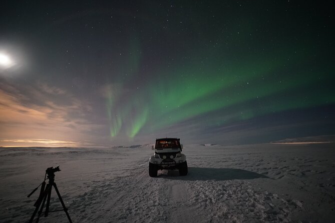 Reykjavik: Northern Lights Tour - Pro Aurora Photos - Small Group - Booking and Cancellation Policy