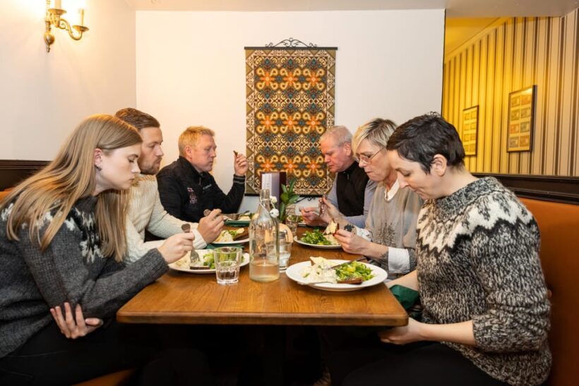 Reykjavik: Private Vegetarian Food Walking Tour - Discover Reykjavik’s Vegetarian Food Scene with a Guided Walk