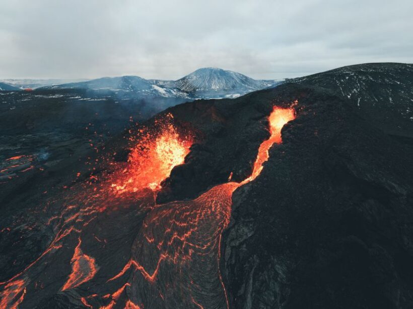 Reykjavík: Volcano Eruption Site and Reykjanes Hiking Tour - The Experience: A Deep Dive into the Tour