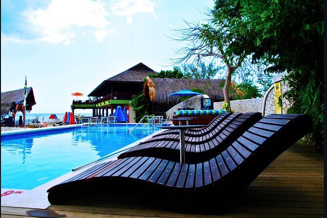 Rick's Cafe and 7 Mile Beach from Montego Bay - An In-Depth Look at What to Expect