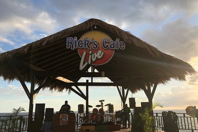 Ricks Cafe and Negril Seven Miles Beach Irie Tour - How the Tour Works and What to Expect