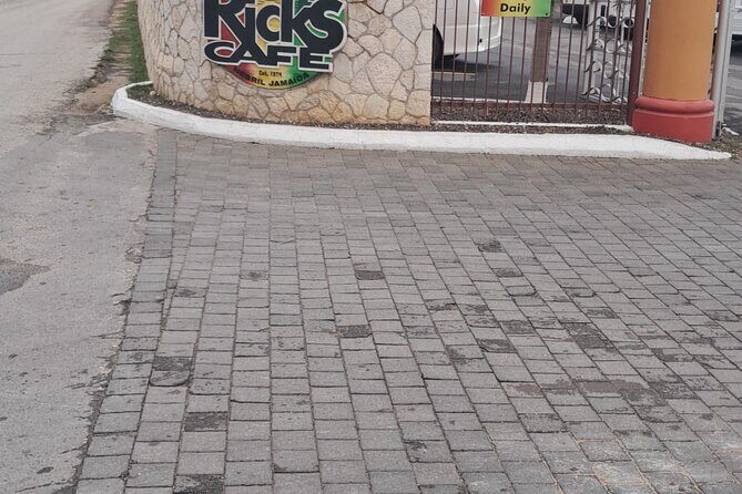 Ricks cafe negril tour - Authenticity and Local Flavor