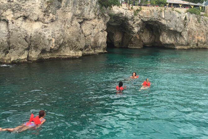 Ricks Cafe Party Cruise with Open Bar & DJ MONTEGO BAY RESORTS - The Final Hours: Drinks, Atmosphere, and Return