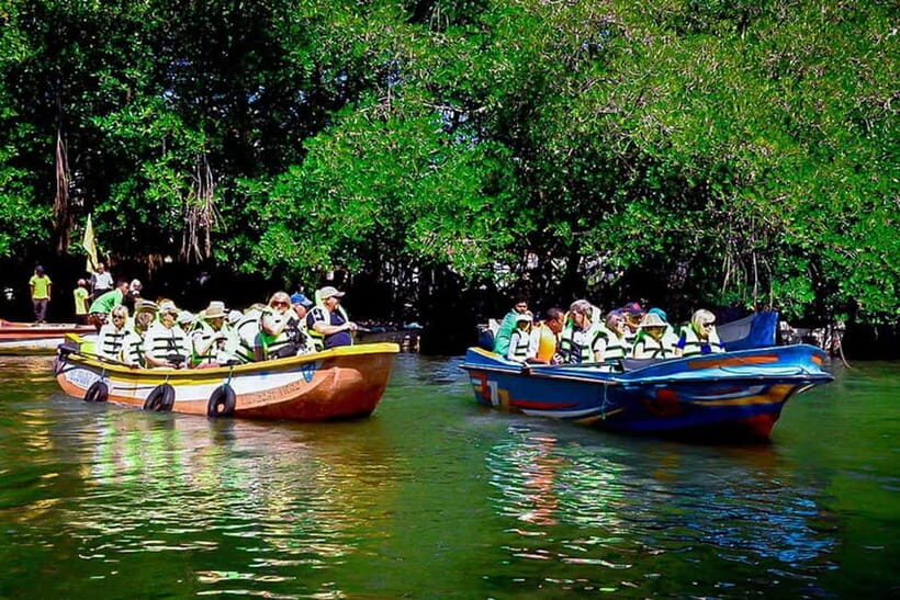 "Ride Through Paradise: Aluthgama & Bentota Tuk Tuk Tour" - Exploring the Coastal Charm of Sri Lanka by Tuk Tuk