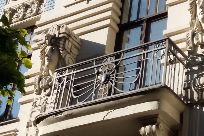Riga Art Nouveau Walking Tour - Experienced and Knowledgeable Guides